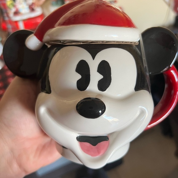 Disney | Dining | Disneys Mickey Mouse Ceramic Mug Santa Hat Lid By St ...